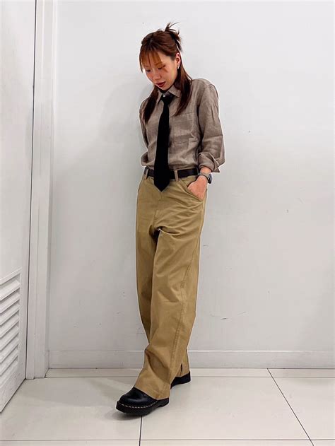 ดูไอเดียสไตล์การแต่งตัวสำหรับ「เสื้อเชิ้ต ผ้าพรีเมียมลินิน แขนยาว、เข็มขัด วินเทจ」 Uniqlo Th