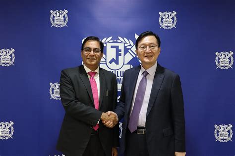 유홍림 서울대 총장 주한 인도대사 접견 연합뉴스