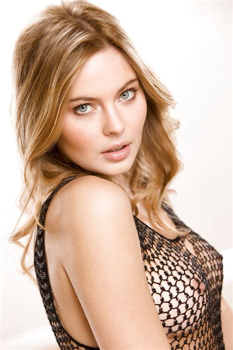 Alluring Blonde Babe Amanda Streich Showcasing Her Perfect Body Porn