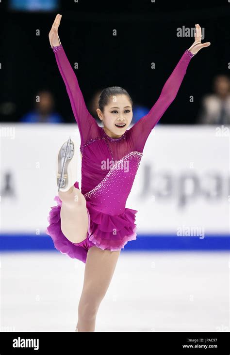 Japans Satoko Miyahara F Hrt W Hrend Der Frauen K R Auf Vier