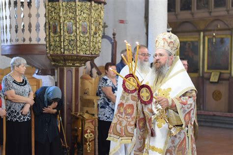 Архиерейска света Литургия в храм „Покров Богородичен“ гр Дупница