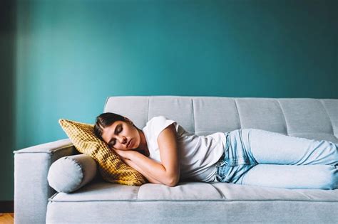 Дали е добра попладневната дремка Еве што вели истражувањето Vrabotuvanje