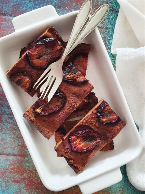 Безглутенов ябълков сладкиш със сини сливи Healthy With Deni