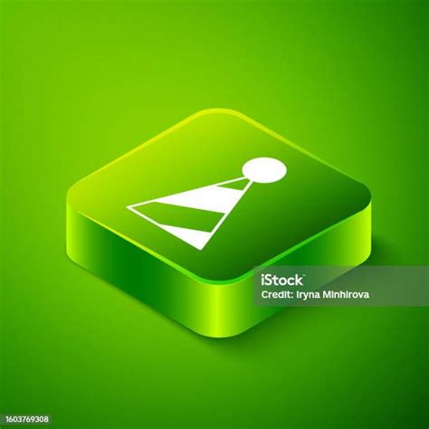 아이소메트릭 파티 모자 아이콘은 녹색 배경에 분리되어 있습니다 생일 모자 녹색 사각형 버튼입니다 벡터 3차원 형태에 대한 스톡 벡터 아트 및 기타 이미지 Istock