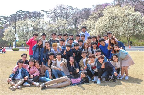 노트 빌리지 하루만에 집에서 누워서 10만원 벌기 노트빌리지 대학생 일일 서포터즈 모집 대상 3학년 이상 재학·휴학중인 대학생 12명 학교 당 2