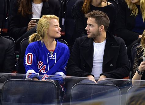 Margot Robbie And Tom Ackerley At Ny Rangers Game Ps Celebrity