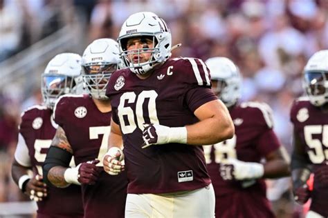 Texas Aandm Football Lineman Trey Zuhn Iii Earns All Sec Team Honor