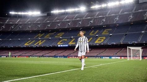 Cristiano Ronaldo Con El Fondo Del Camp Nou Todos Extrañamos A Los