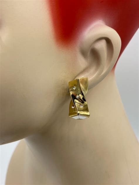Vintage Abstract Gold Plated Twisted Prism With Cryst Gem