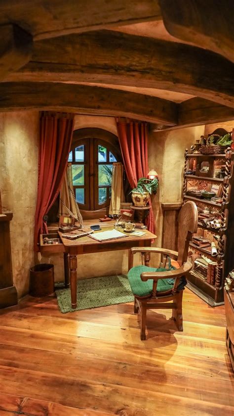 Living Big In A Tiny House On Instagram Step Inside Middle Earth And