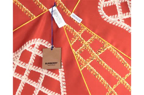 Burberry Tuch Chain Check Rust Rotbraun Seide 90cm X 90cm 81031991