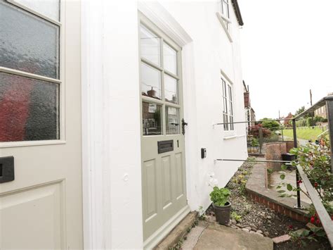 Lily Cottage In Sheriff Hutton North Yorkshire Cottages And Lodges