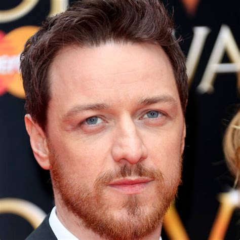 James Mcavoy Broke Thumb Playing Macbeth Celebrity News Showbiz