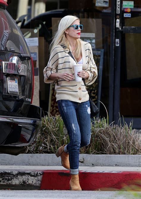 Tori Spelling Street Style In Jeans Out In Los Angeles January 2014