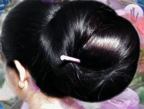 Temukan 34 Ide Black Bun Di Papan Pinterest Ini Rambut Rambut Dan Kecantikan Rambut Panjang