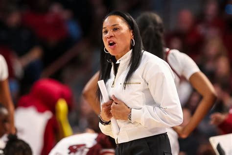 Dawn Staley Visits Losing Team Locker Room After March Madness Defeat Just Womens Sports