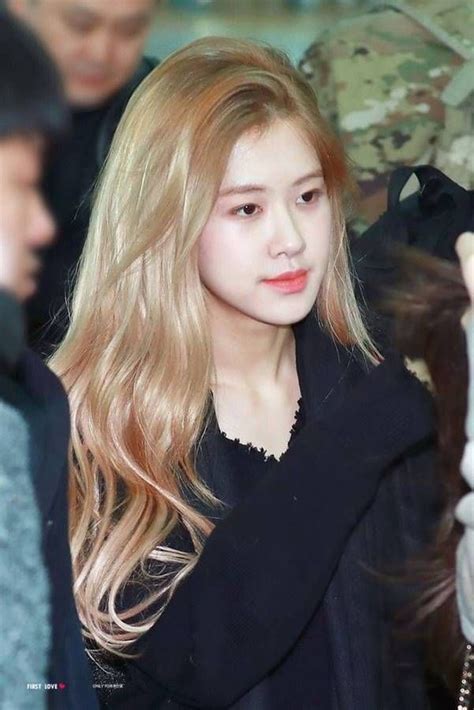 Rosé Lq Aesthetic Roses Rose Park Rosie Girl Group Famous Photo