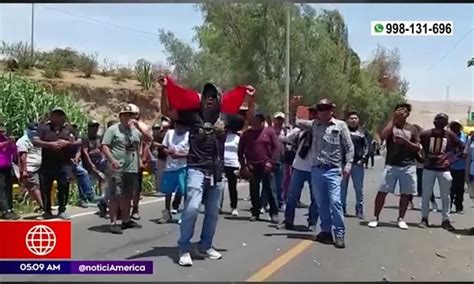 Moquegua Manifestantes Bloquearon Puente Montalvo