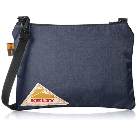 「ちょい外出にベストサイズ」kelty（ケルティ）のシンプルな サコッシュ”に高評価続出！ 「旅行用にも普段使いにも万能」「シンプル＆かわいい