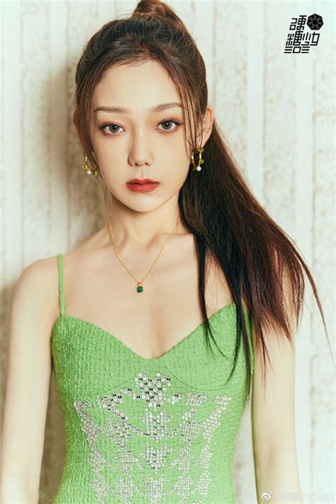 硬糖少女303 希林娜依·高