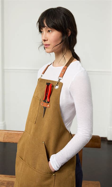 Red Garden Snips Plümo Ltd