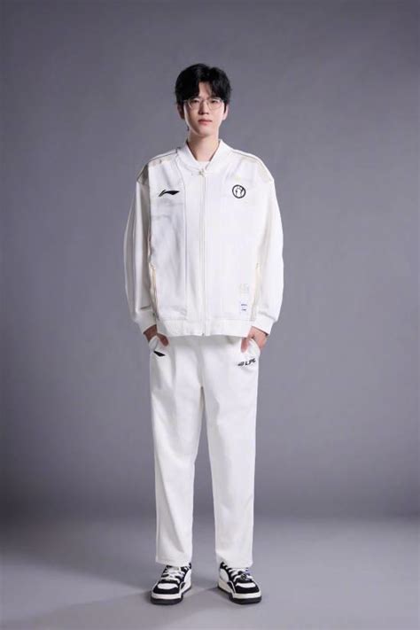 Lpl定妆照公开 Theshyrookie再穿ig队服