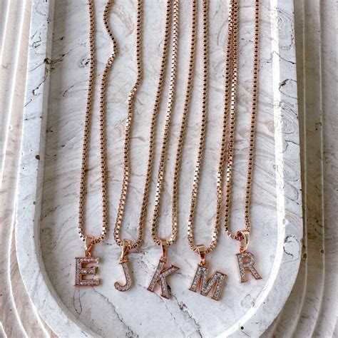 Grandinėlė Su Raidele GrandinĖlĖs Ant Rankos Ir Kaklo Parduotuvė