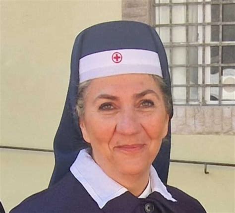 Da Lucca Ai Fori Imperiali Crocerossina Alla Parata