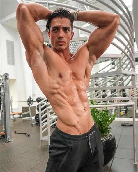 Pinterest En 2025 Chicos Musculosos Hombres Musculosos Fotos De Abdomen