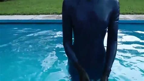 Swimming In Latex Eporner