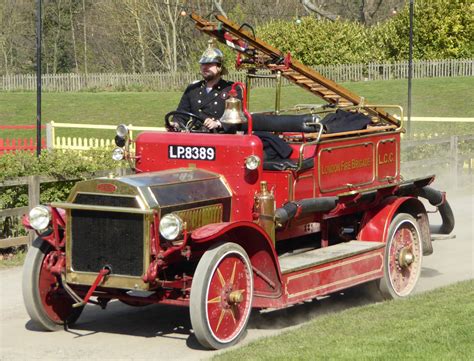 Solve 1916 Dennis N Type Fire Engine Jigsaw Puzzle Online With 35 Pieces