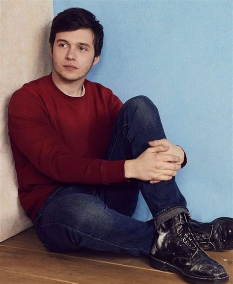 Pin By Ivan Andrei On Actori Nick Robinson Robinson Attractive Guys