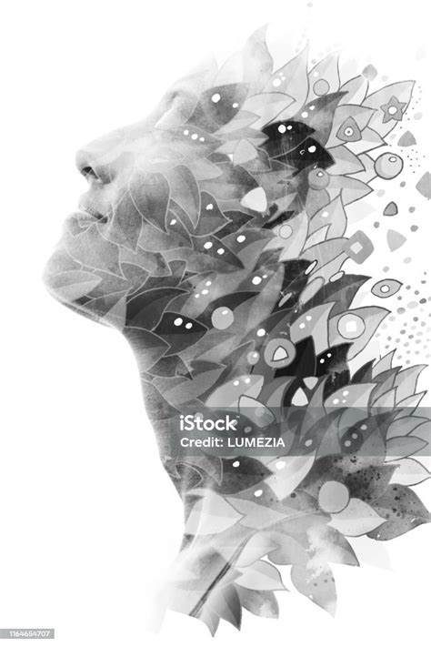 페인트 도장 그녀의 얼굴과 머리카락이 배경 흑백으로 용해 손으로 그린 모양과 결합으로 편안한 눈을 가진 젊은 자연의 아름다움의 이중 노출 프로필 Mental