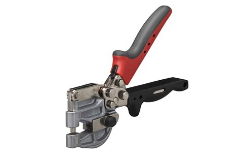 6 Essential Metal Roofing Tools For Contractors And Diyers Alike