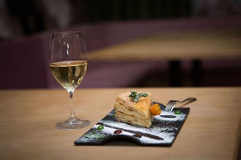 Making Sense Of Dessert Wine Pairing What Pairs With