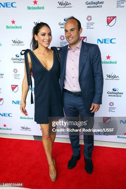 Hannah Bartell Photos And Premium High Res Pictures Getty Images