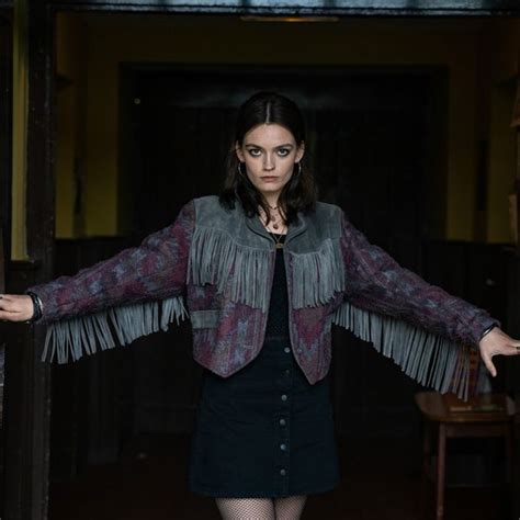 Emma Mackey Promiflash