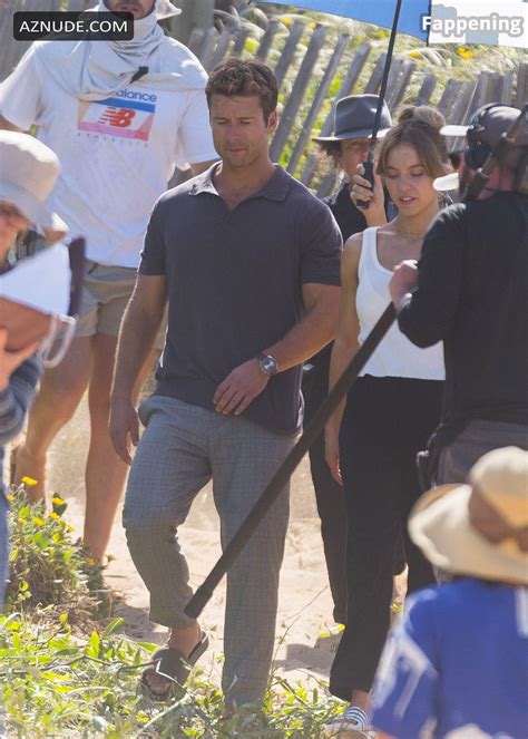 Hadley Robinson Sexy Seen With Sydney Sweeney Glen Powell And Michelle