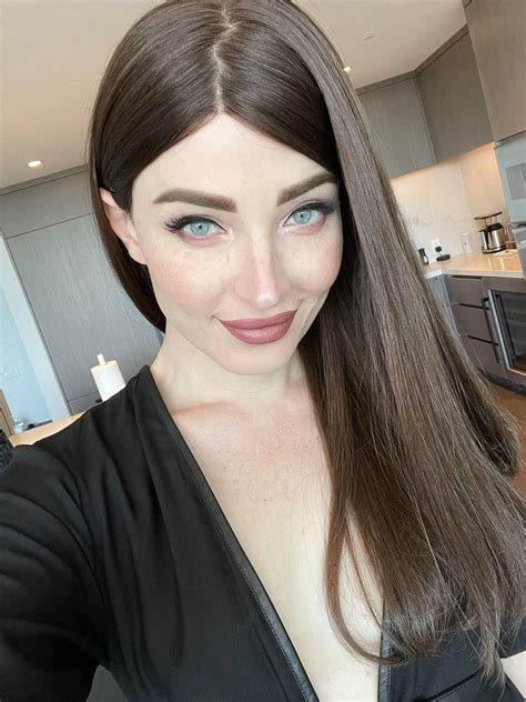 Happy Selfie Scrolller