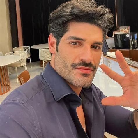 Henrique Rocha Hiquerocha • Threads Say More