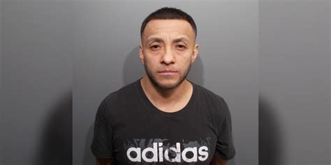 Dad Arrested For Dui With 7 Year Old Son In Back Seat Police Say