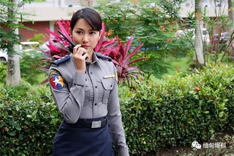 The Burmese Policewoman Is Too Cool Too Sassy Too Pretty Netizens