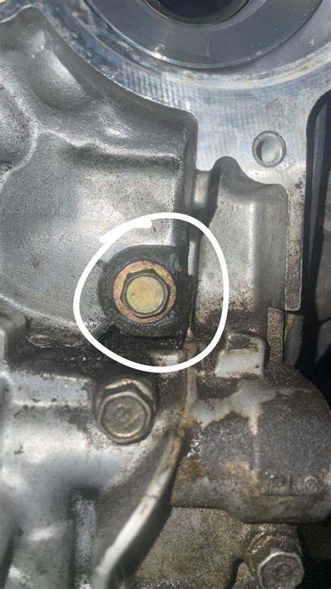 What bolt is this for? 2001 Honda Civic LX : r/MechanicAdvice