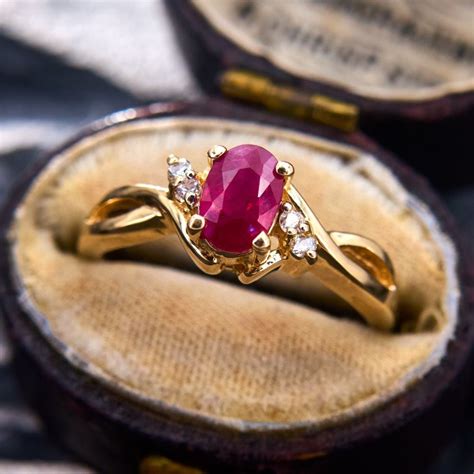 Ruby Ring Yellow Gold