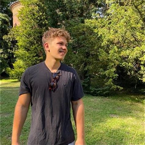 Yannik Tycholis Nachhilfelehrer Aus Karlsruhe