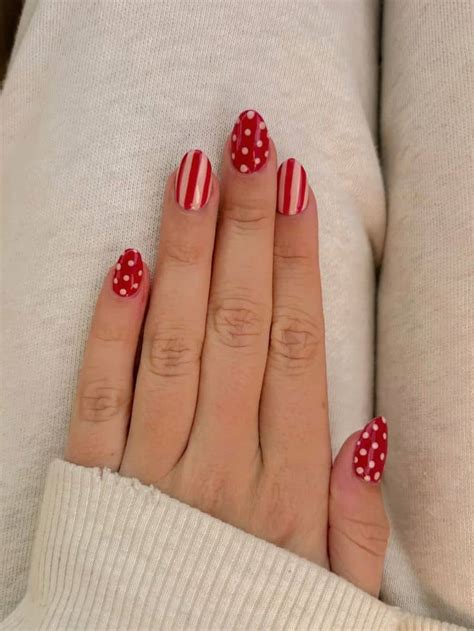 20 Trendy Polka Dot Nails Ideas To Try This Spring