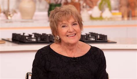 Deidre Sanders This Morning Agony Aunt Diagnosed With Breast Cancer