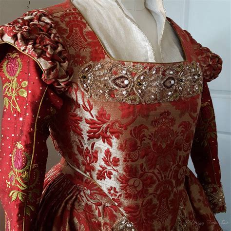 Womens Plus Sized Renaissance Dress Elizabethan Tudor Costume