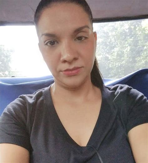 Emava主播：免费直播性爱表演和聊天 Stripchat