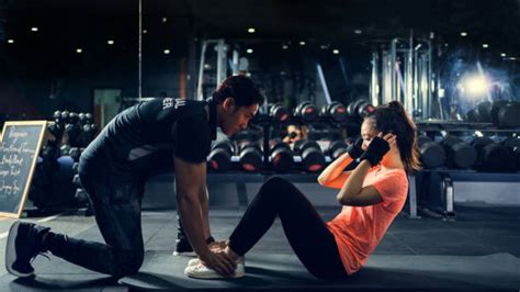 3 700 Personal Trainer Foto Stok Potret And Gambar Bebas Royalti Istock
